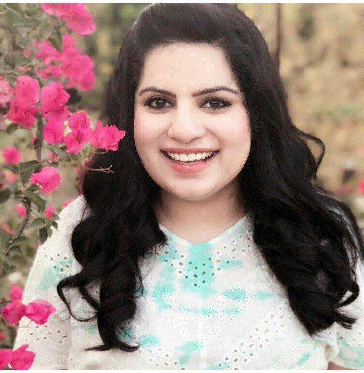 5 Well Known Female Comedians In India You Should Follow - DU EXPRESS