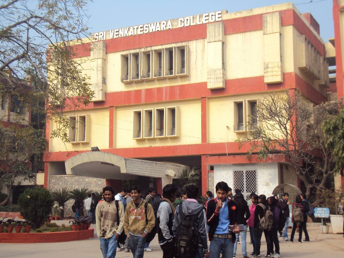COLLEGE DIARIES: Sri Venkateswara College a.k.a Venky - DU EXPRESS