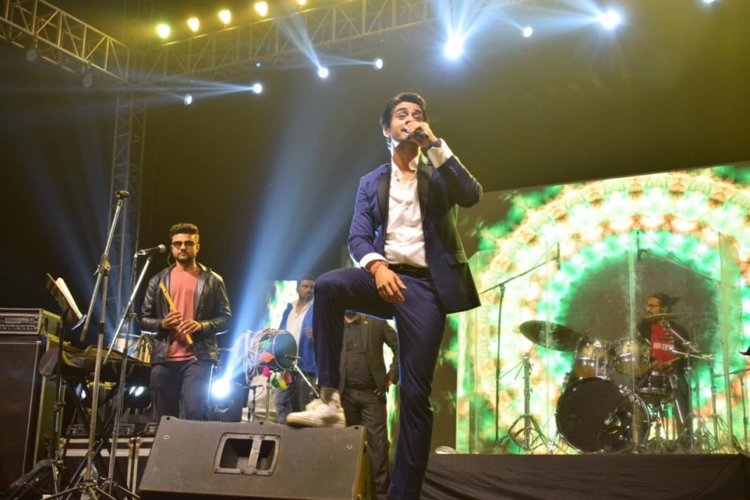 Anish Sood & Amit Mishra Rocked Montage 2019-The Annual Cultural ...